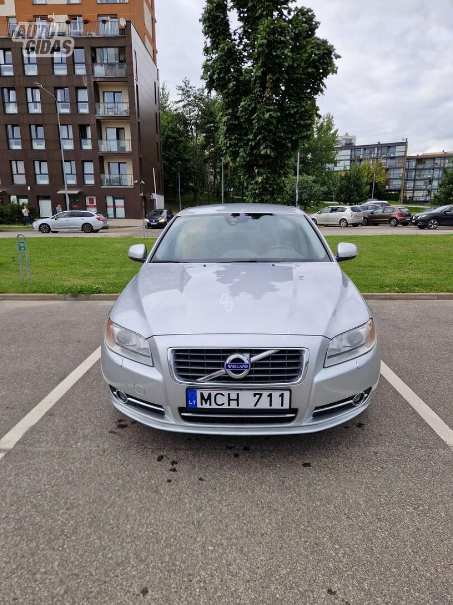 Grey Volvo S80 2013 in Vilnius, with an engine capacity of 2.00 L and mileage of 352 thousand km for 5950 €, photo 1 on AUTOMOTO.COM.LV
