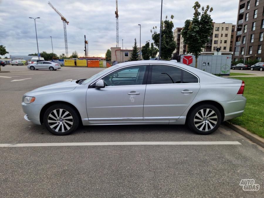 Grey Volvo S80 2013 in Vilnius, with an engine capacity of 2.00 L and mileage of 352 thousand km for 5950 €, photo 3 on AUTOMOTO.COM.LV