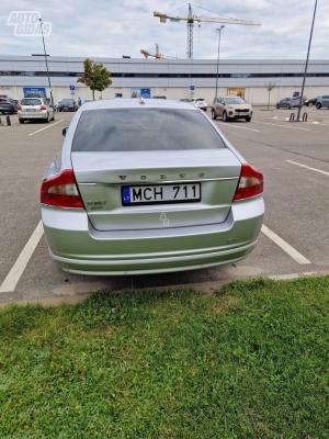 Grey Volvo S80 2013 in Vilnius, with an engine capacity of 2.00 L and mileage of 352 thousand km for 5950 €, photo 4 on AUTOMOTO.COM.LV