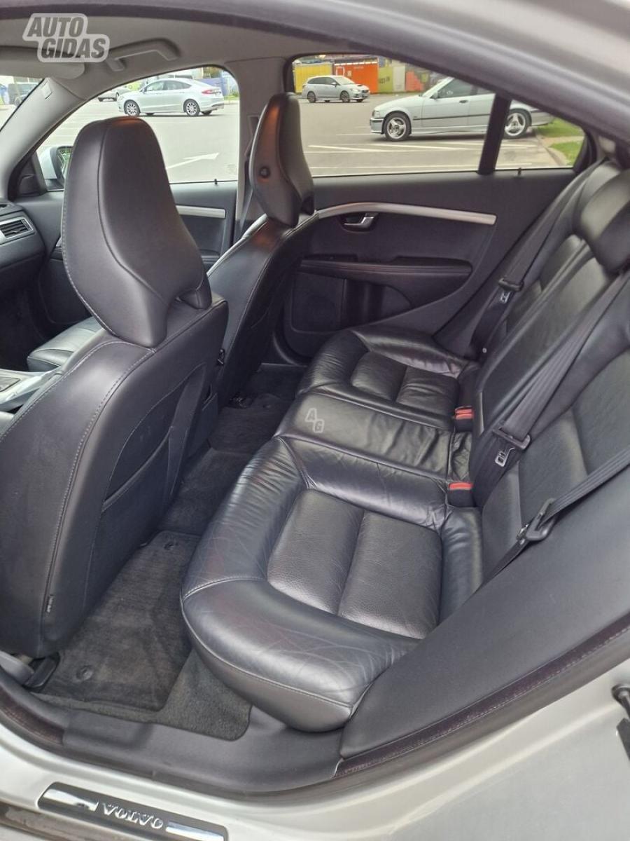 Grey Volvo S80 2013 in Vilnius, with an engine capacity of 2.00 L and mileage of 352 thousand km for 5950 €, photo 9 on AUTOMOTO.COM.LV