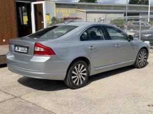 Grey Volvo S80 2013 in Riga, with an engine capacity of 2.00 L and mileage of 260 thousand km for 4990 €, photo 5 on AUTOMOTO.COM.LV