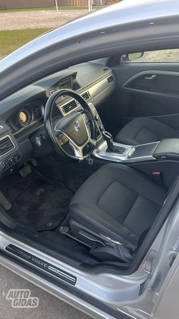 Grey Volvo S80 2013 in Klaipeda, with an engine capacity of 2.40 L and mileage of 290 thousand km for 6790 €, photo 9 on AUTOMOTO.COM.LV