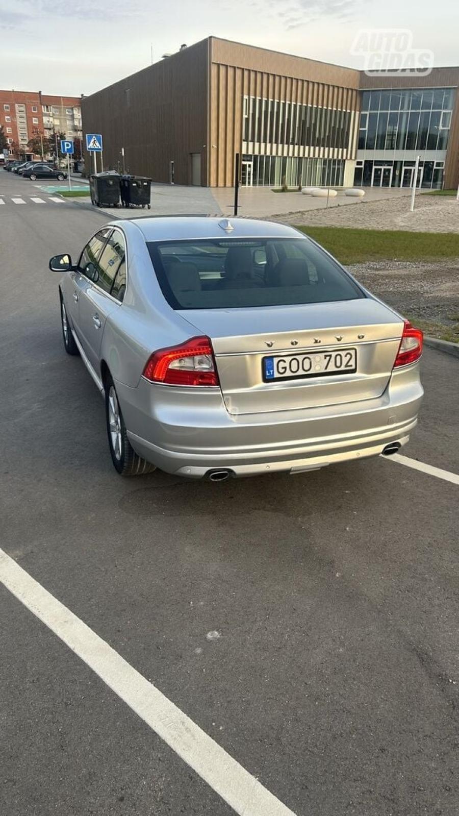Pelēks Volvo S80 2013 Klaipėda, ar dzinēja tilpumu 2.40 L un nobraukumu 290 tūkst. km par 6790 €, foto 13 vietnē AUTOMOTO.COM.LV