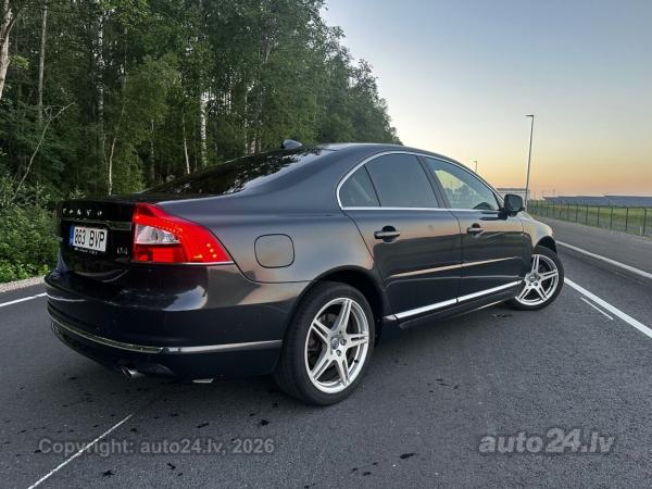 Pelēks Volvo S80 2014 Tallina, ar dzinēja tilpumu 1.97 L un nobraukumu 285 tūkst. km par 12000 €, foto 5 vietnē AUTOMOTO.COM.LV