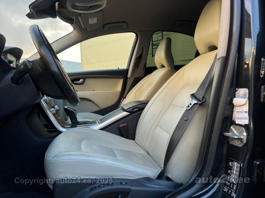 Pelēks Volvo S80 2015 Pērnava, ar dzinēja tilpumu 2.00 L un nobraukumu 308 tūkst. km par 8990 €, foto 9 vietnē AUTOMOTO.COM.LV
