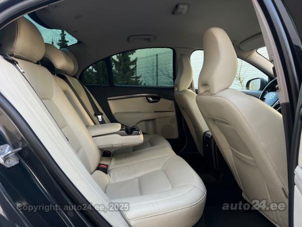 Grey Volvo S80 2015 in Parnu, with an engine capacity of 2.00 L and mileage of 308 thousand km for 8990 €, photo 11 on AUTOMOTO.COM.LV