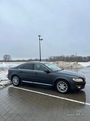 Grey Volvo S80 2015 in Tallinn, with an engine capacity of 1.60 L and mileage of 210 thousand km for 8490 €, photo 3 on AUTOMOTO.COM.LV