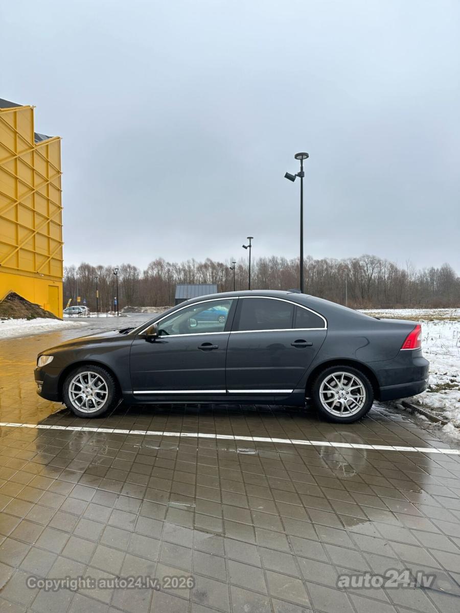 Grey Volvo S80 2015 in Tallinn, with an engine capacity of 1.60 L and mileage of 210 thousand km for 8490 €, photo 5 on AUTOMOTO.COM.LV
