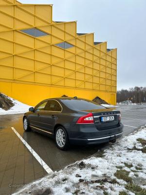 Grey Volvo S80 2015 in Tallinn, with an engine capacity of 1.60 L and mileage of 210 thousand km for 8490 €, photo 6 on AUTOMOTO.COM.LV