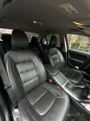 Grey Volvo S80 2015 in Tallinn, with an engine capacity of 1.60 L and mileage of 210 thousand km for 8490 €, photo 11 on AUTOMOTO.COM.LV
