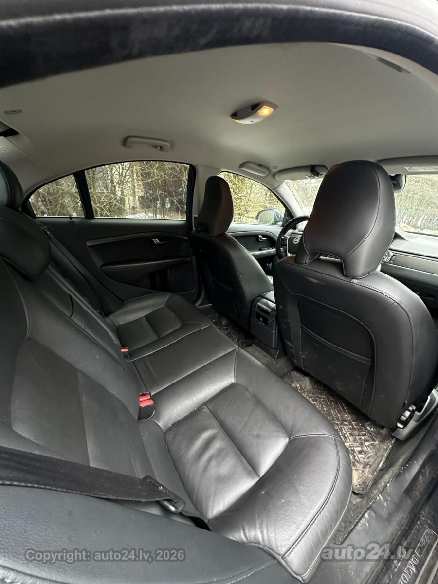Grey Volvo S80 2015 in Tallinn, with an engine capacity of 1.60 L and mileage of 210 thousand km for 8490 €, photo 12 on AUTOMOTO.COM.LV