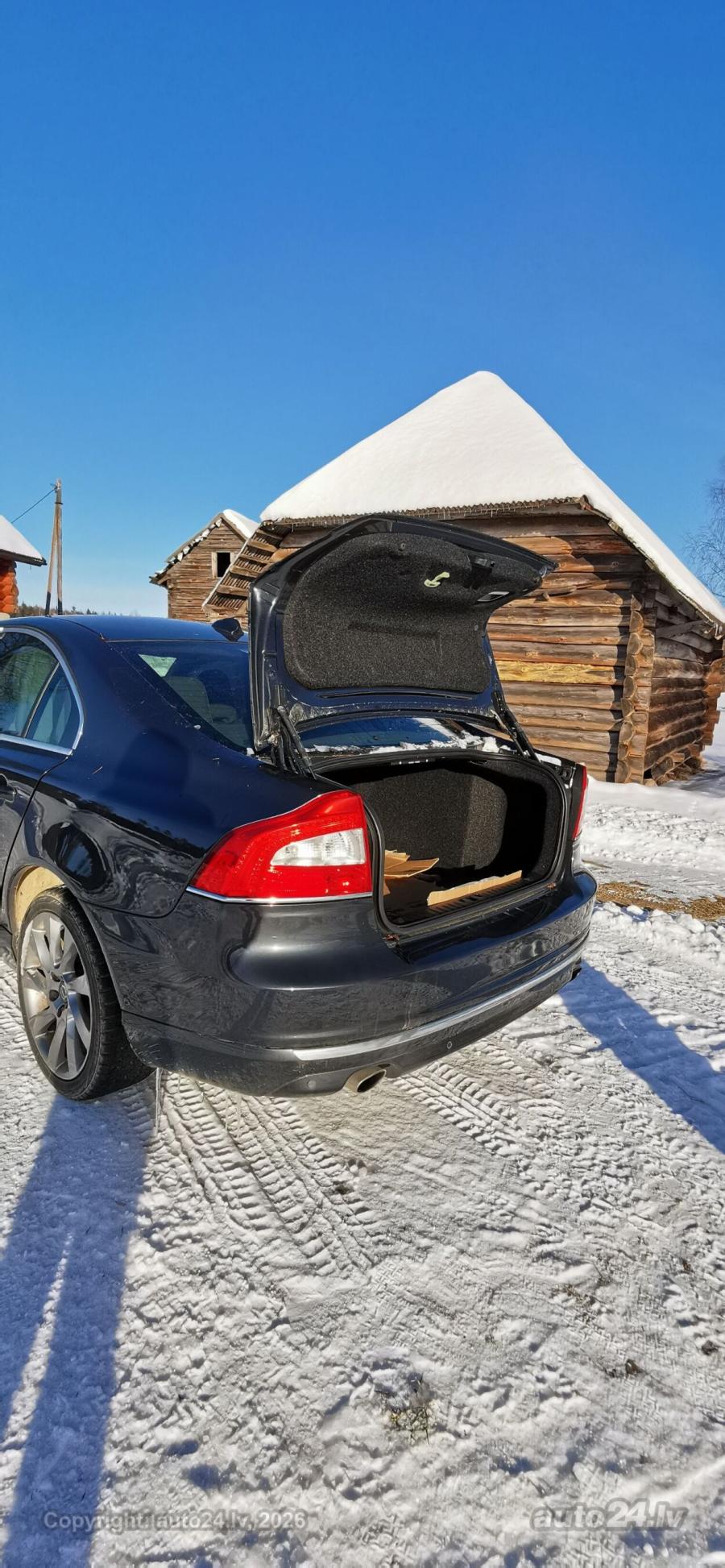 Grey Volvo S80 2015 in Voru, with an engine capacity of 3.00 L and mileage of 50 thousand km for 6000 €, photo 17 on AUTOMOTO.COM.LV