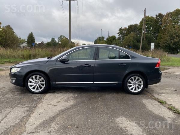 Grey Volvo S80 2015 in Ogre, with an engine capacity of 2.00 L and mileage of 211 thousand km for 8790 €, photo 3 on AUTOMOTO.COM.LV