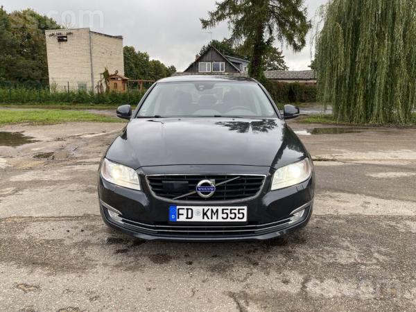 Grey Volvo S80 2015 in Ogre, with an engine capacity of 2.00 L and mileage of 211 thousand km for 8790 €, photo 9 on AUTOMOTO.COM.LV