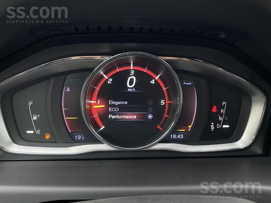 Pelēks Volvo S80 2015 Ogre, ar dzinēja tilpumu 2.00 L un nobraukumu 211 tūkst. km par 8790 €, foto 21 vietnē AUTOMOTO.COM.LV