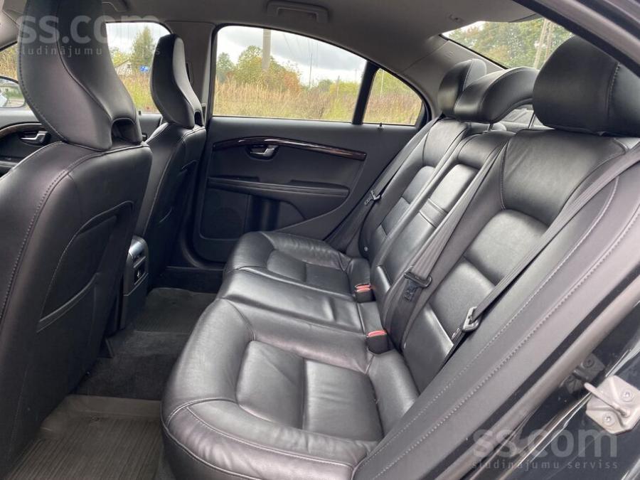 Pelēks Volvo S80 2015 Ogre, ar dzinēja tilpumu 2.00 L un nobraukumu 211 tūkst. km par 8790 €, foto 24 vietnē AUTOMOTO.COM.LV