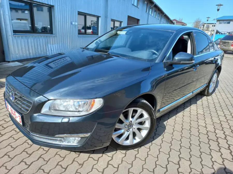 Grey Volvo S80 2015 in Riga, with an engine capacity of 2.00 L and mileage of 200 thousand km for 11590 €, photo 1 on AUTOMOTO.COM.LV