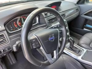 Grey Volvo S80 2015 in Riga, with an engine capacity of 2.00 L and mileage of 200 thousand km for 11590 €, photo 11 on AUTOMOTO.COM.LV