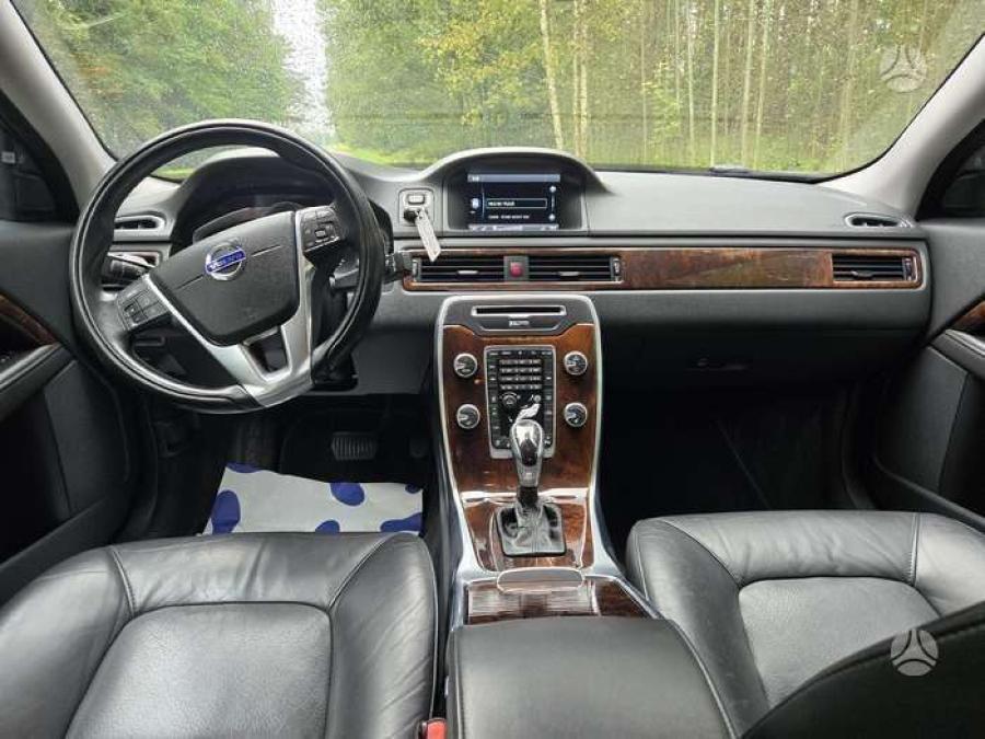 Grey Volvo S80 2015 in Silute, with an engine capacity of 2.95 L and mileage of 254 thousand km for 6800 €, photo 12 on AUTOMOTO.COM.LV