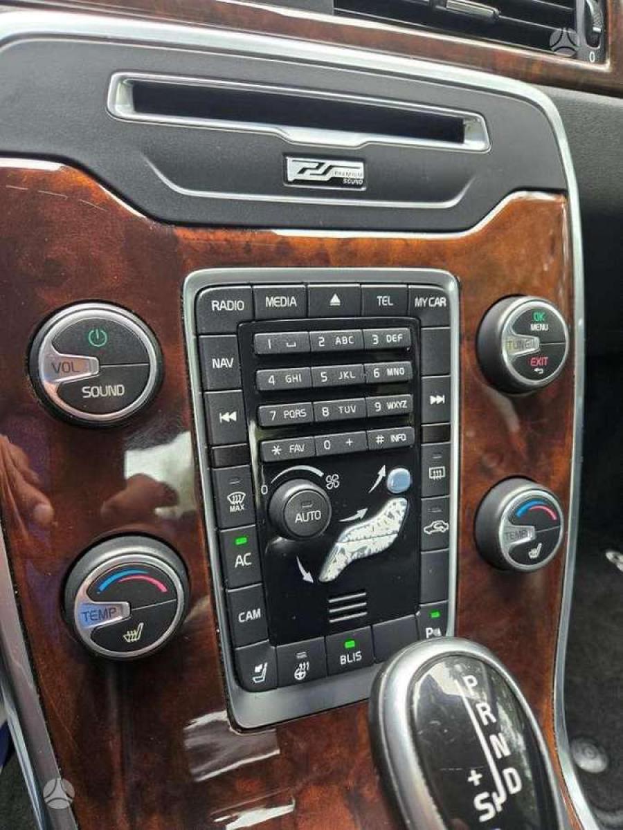 Grey Volvo S80 2015 in Silute, with an engine capacity of 2.95 L and mileage of 254 thousand km for 6800 €, photo 14 on AUTOMOTO.COM.LV