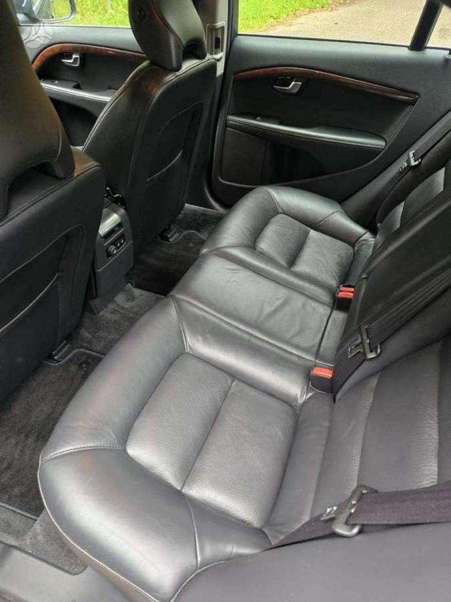 Grey Volvo S80 2015 in Silute, with an engine capacity of 2.95 L and mileage of 254 thousand km for 6800 €, photo 17 on AUTOMOTO.COM.LV