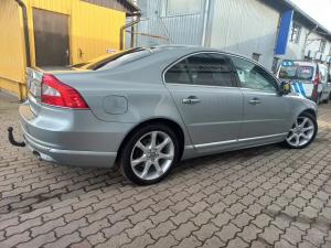 Grey Volvo S80 2016 in Riga, with an engine capacity of 2.00 L and mileage of 240 thousand km for 11490 €, photo 4 on AUTOMOTO.COM.LV