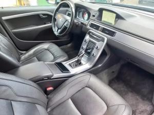 Grey Volvo S80 2016 in Riga, with an engine capacity of 2.00 L and mileage of 240 thousand km for 11490 €, photo 10 on AUTOMOTO.COM.LV