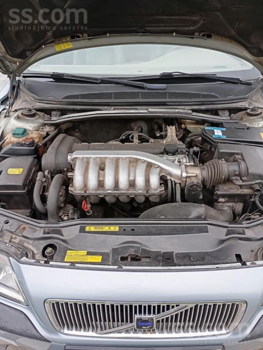 Pelēks Volvo S80 2001 Jelgava, ar dzinēja tilpumu 2.90 L un nobraukumu 268 tūkst. km par 2750 €, foto 14 vietnē AUTOMOTO.COM.LV