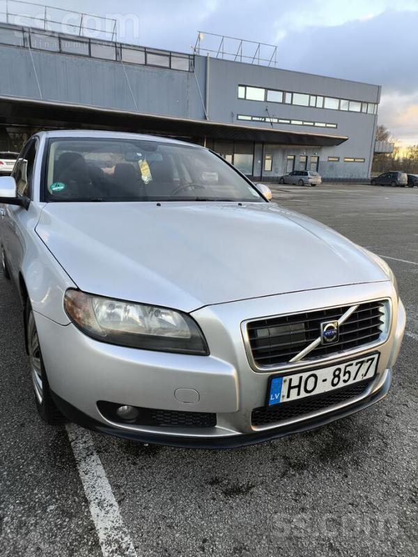 Grey Volvo S80 2007 in Riga, with an engine capacity of 2.40 L and mileage of 367 thousand km for 2700 €, photo 2 on AUTOMOTO.COM.LV