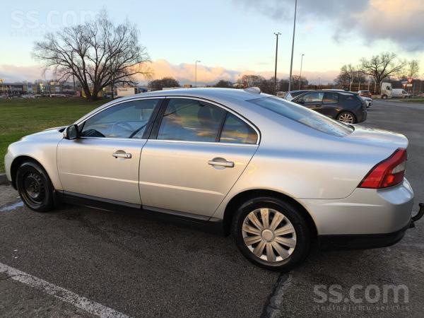 Grey Volvo S80 2007 in Riga, with an engine capacity of 2.40 L and mileage of 367 thousand km for 2700 €, photo 7 on AUTOMOTO.COM.LV