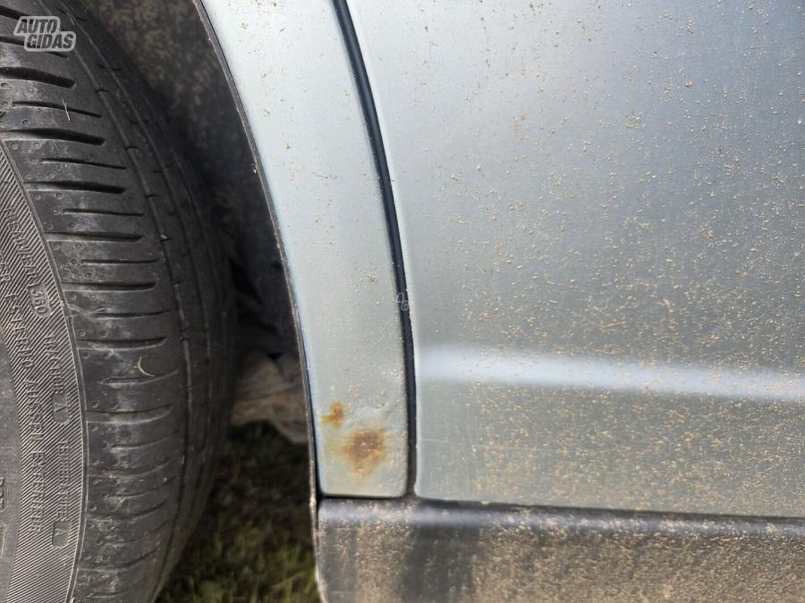 Volvo S80 2000 in Vilnius, with an engine capacity of 2.40 L and mileage of 330 thousand km for 850 €, photo 11 on AUTOMOTO.COM.LV