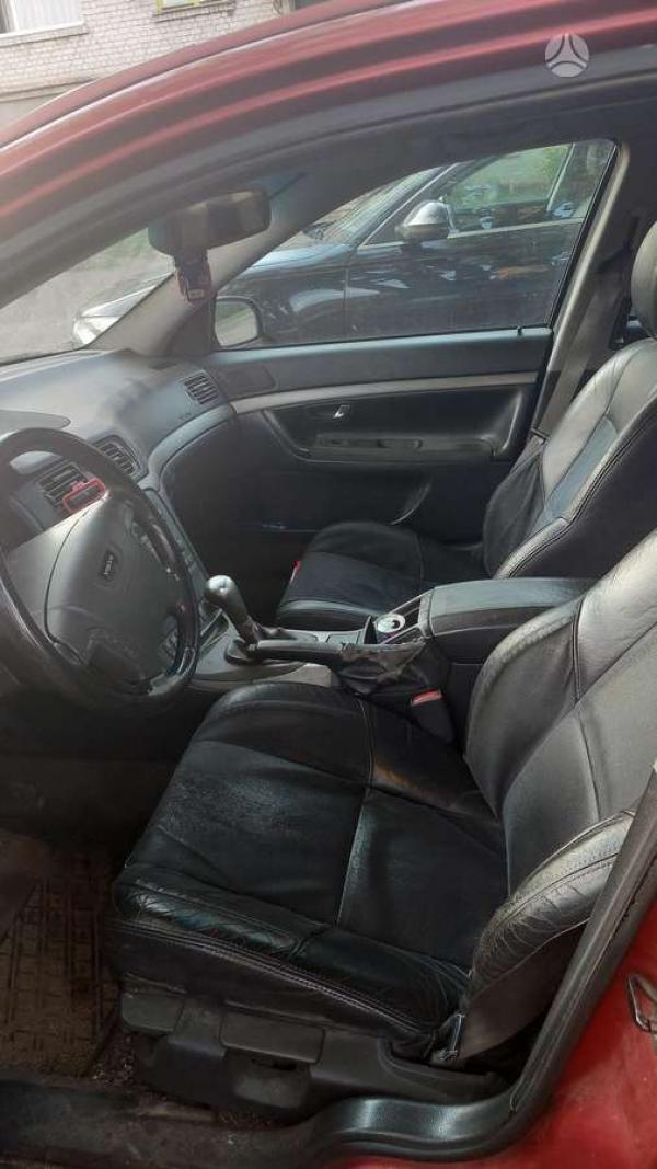 Sarkans Volvo S80 1999 Utena, ar dzinēja tilpumu 2.50 L un nobraukumu 461 tūkst. km par 750 €, foto 4 vietnē AUTOMOTO.COM.LV