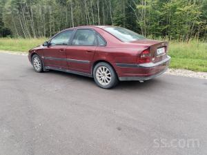 Red Volvo S80 2000 in Valmiera, with an engine capacity of 2.40 L and mileage of 0 thousand km for 1100 €, photo 3 on AUTOMOTO.COM.LV