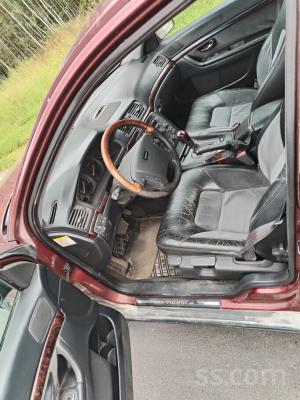 Red Volvo S80 2000 in Valmiera, with an engine capacity of 2.40 L and mileage of 0 thousand km for 1100 €, photo 6 on AUTOMOTO.COM.LV