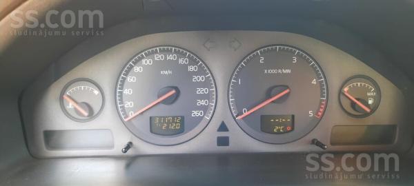 Красный Вольво С80 2001 в Балви, объемом двигателя 2.50 л и пробегом 312 тыс. км за 1500 €, фото 8 на AUTOMOTO.COM.LV