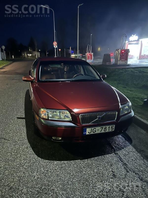 Sarkans Volvo S80 2002 Rīga, ar dzinēja tilpumu 2.40 L un nobraukumu 322 tūkst. km par 1750 €, foto 2 vietnē AUTOMOTO.COM.LV