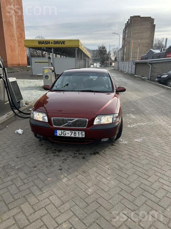 Sarkans Volvo S80 2002 Rīga, ar dzinēja tilpumu 2.40 L un nobraukumu 322 tūkst. km par 1750 €, foto 8 vietnē AUTOMOTO.COM.LV