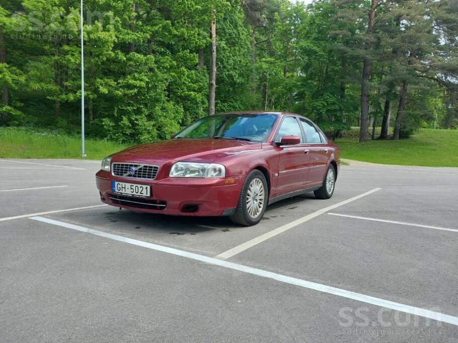 Red Volvo S80 2003 in Aluksne, with an engine capacity of 2.40 L and mileage of 0 thousand km for 1100 €, photo 1 on AUTOMOTO.COM.LV