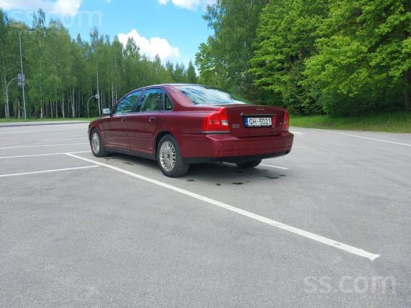 Red Volvo S80 2003 in Aluksne, with an engine capacity of 2.40 L and mileage of 0 thousand km for 1100 €, photo 6 on AUTOMOTO.COM.LV