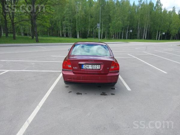 Red Volvo S80 2003 in Aluksne, with an engine capacity of 2.40 L and mileage of 0 thousand km for 1100 €, photo 8 on AUTOMOTO.COM.LV