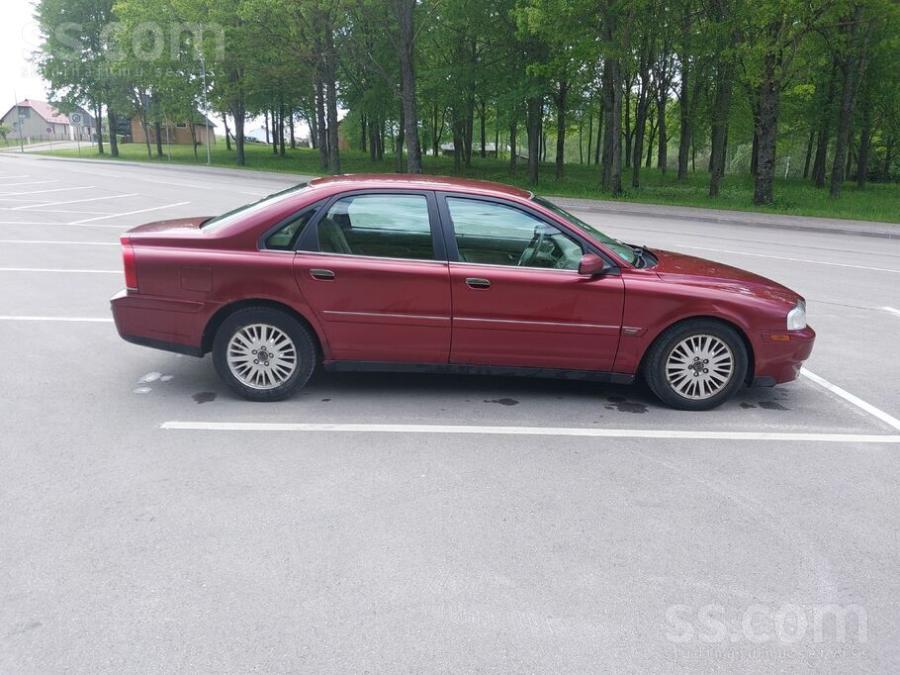 Red Volvo S80 2003 in Aluksne, with an engine capacity of 2.40 L and mileage of 0 thousand km for 1100 €, photo 12 on AUTOMOTO.COM.LV