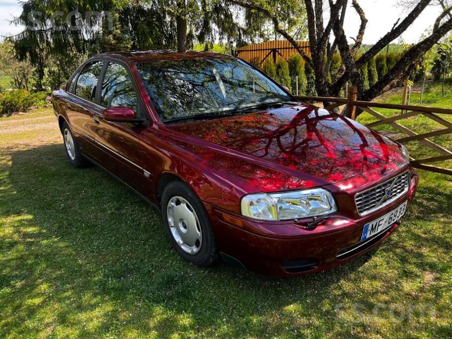 Red Volvo S80 2004 in Riga, with an engine capacity of 2.40 L and mileage of 224 thousand km for 2800 €, photo 1 on AUTOMOTO.COM.LV