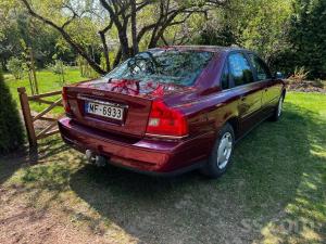 Red Volvo S80 2004 in Riga, with an engine capacity of 2.40 L and mileage of 224 thousand km for 2800 €, photo 4 on AUTOMOTO.COM.LV
