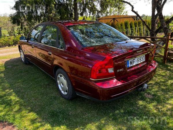 Sarkans Volvo S80 2004 Rīga, ar dzinēja tilpumu 2.40 L un nobraukumu 224 tūkst. km par 2800 €, foto 5 vietnē AUTOMOTO.COM.LV