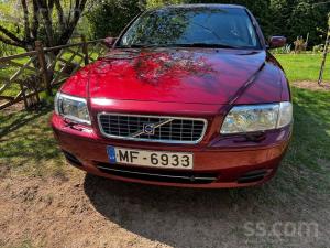 Red Volvo S80 2004 in Riga, with an engine capacity of 2.40 L and mileage of 224 thousand km for 2800 €, photo 7 on AUTOMOTO.COM.LV