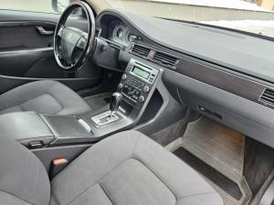 Red Volvo S80 2007 in Riga, with an engine capacity of 2.40 L and mileage of 354 thousand km for 4490 €, photo 16 on AUTOMOTO.COM.LV