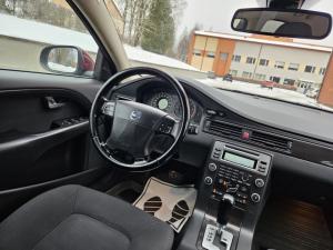 Red Volvo S80 2007 in Riga, with an engine capacity of 2.40 L and mileage of 354 thousand km for 4490 €, photo 17 on AUTOMOTO.COM.LV