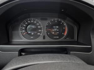Red Volvo S80 2007 in Riga, with an engine capacity of 2.40 L and mileage of 354 thousand km for 4490 €, photo 20 on AUTOMOTO.COM.LV