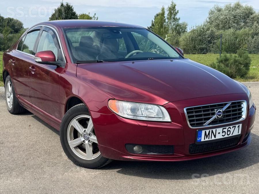 Red Volvo S80 2008 in Jelgava, with an engine capacity of 2.40 L and mileage of 307 thousand km for 3490 €, photo 1 on AUTOMOTO.COM.LV