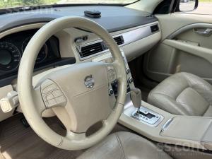 Red Volvo S80 2008 in Jelgava, with an engine capacity of 2.40 L and mileage of 307 thousand km for 3490 €, photo 7 on AUTOMOTO.COM.LV
